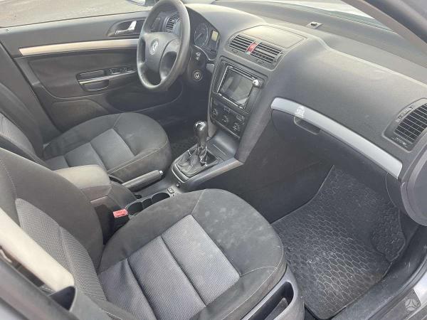 Pelēks Skoda Octavia 2009 Panevēža, ar dzinēja tilpumu 1.90 L un nobraukumu 195 tūkst. km par 1650 €, foto 6 vietnē AUTOMOTO.COM.LV