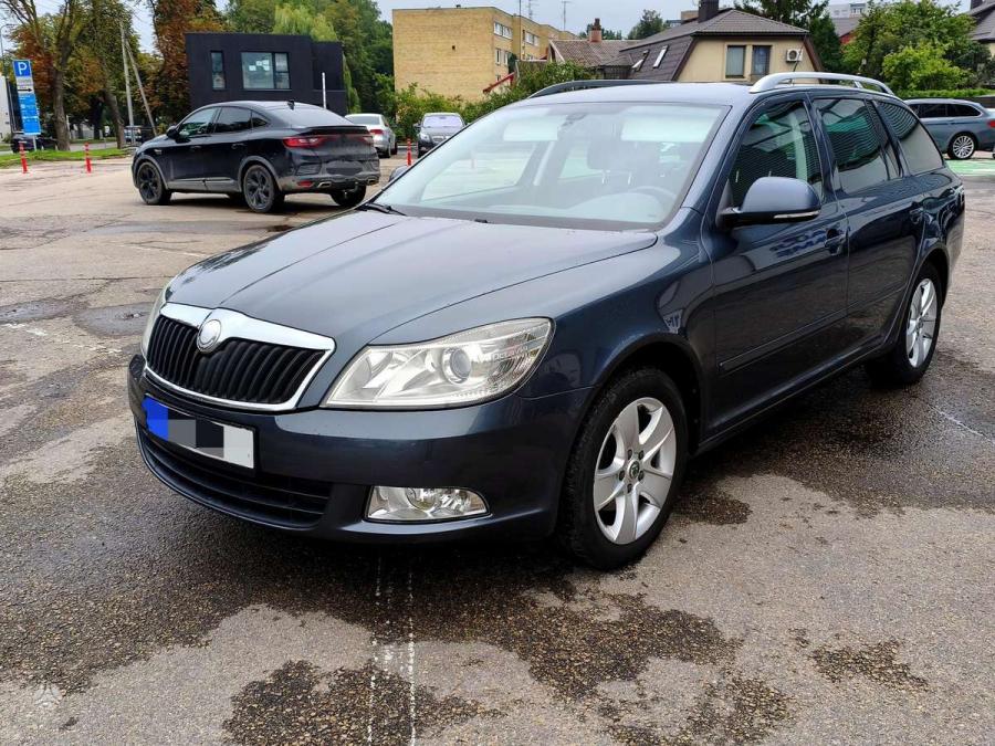 Pelēks Skoda Octavia 2009 Kauņa, ar dzinēja tilpumu 1.80 L un nobraukumu 368 tūkst. km par 3500 €, foto 1 vietnē AUTOMOTO.COM.LV