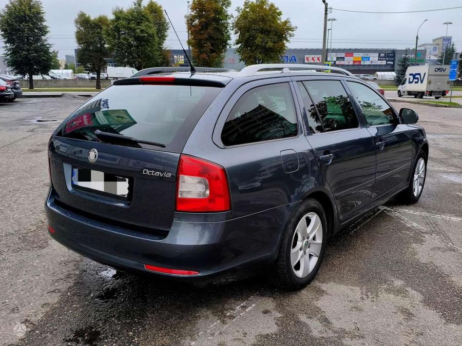 Pelēks Skoda Octavia 2009 Kauņa, ar dzinēja tilpumu 1.80 L un nobraukumu 368 tūkst. km par 3500 €, foto 4 vietnē AUTOMOTO.COM.LV