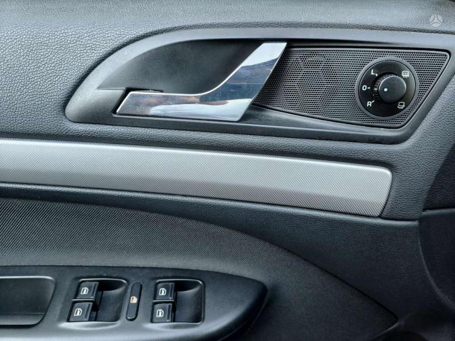 Pelēks Skoda Octavia 2009 Kauņa, ar dzinēja tilpumu 1.80 L un nobraukumu 368 tūkst. km par 3500 €, foto 7 vietnē AUTOMOTO.COM.LV
