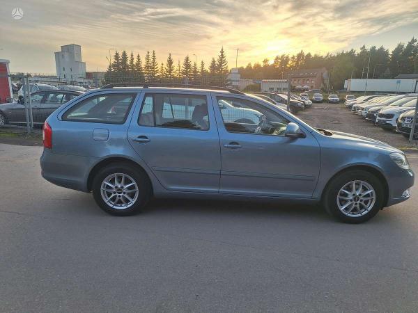 Grey Skoda Octavia 2009 in Utena, with an engine capacity of 1.90 L and mileage of 245 thousand km for 3550 €, photo 4 on AUTOMOTO.COM.LV
