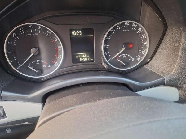 Grey Skoda Octavia 2009 in Utena, with an engine capacity of 1.90 L and mileage of 245 thousand km for 3550 €, photo 8 on AUTOMOTO.COM.LV