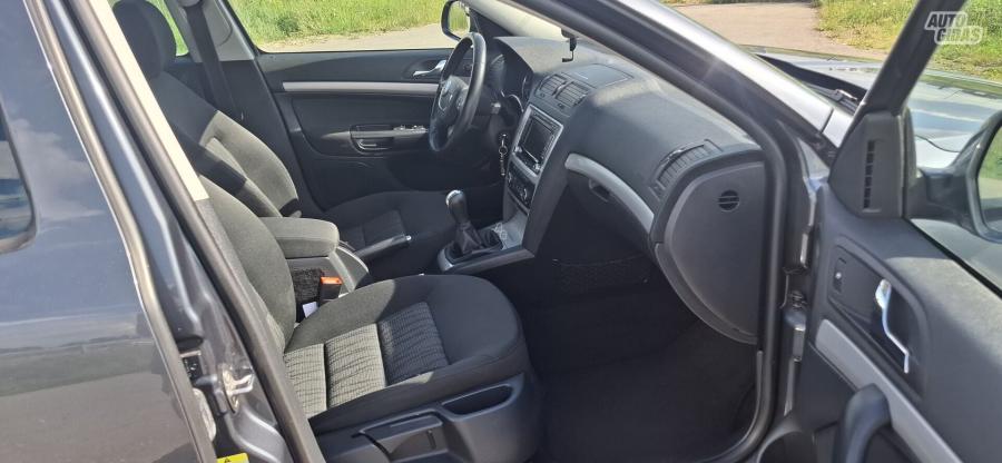 Grey Skoda Octavia 2009 in Marijampole, with an engine capacity of 1.80 L and mileage of 270 thousand km for 3600 €, photo 12 on AUTOMOTO.COM.LV