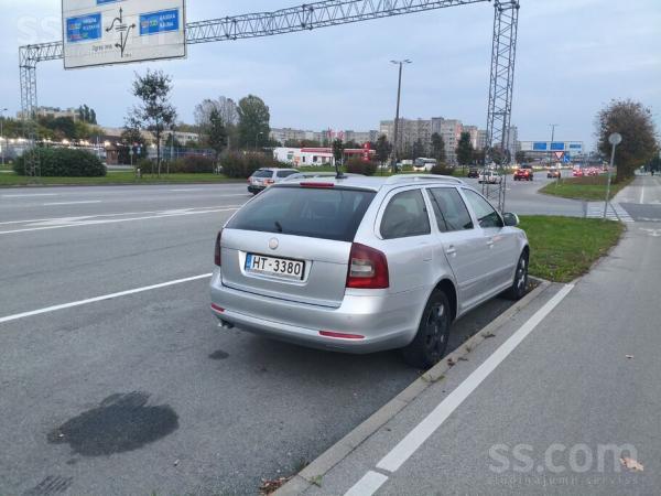 Grey Skoda Octavia 2009 in Riga, with an engine capacity of 2.00 L and mileage of 472 thousand km for 2300 €, photo 3 on AUTOMOTO.COM.LV