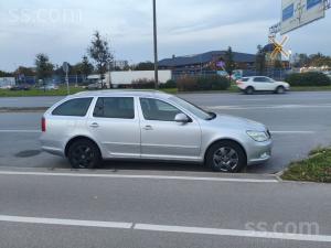 Grey Skoda Octavia 2009 in Riga, with an engine capacity of 2.00 L and mileage of 472 thousand km for 2300 €, photo 4 on AUTOMOTO.COM.LV