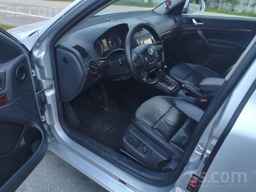 Grey Skoda Octavia 2009 in Riga, with an engine capacity of 2.00 L and mileage of 472 thousand km for 2300 €, photo 8 on AUTOMOTO.COM.LV