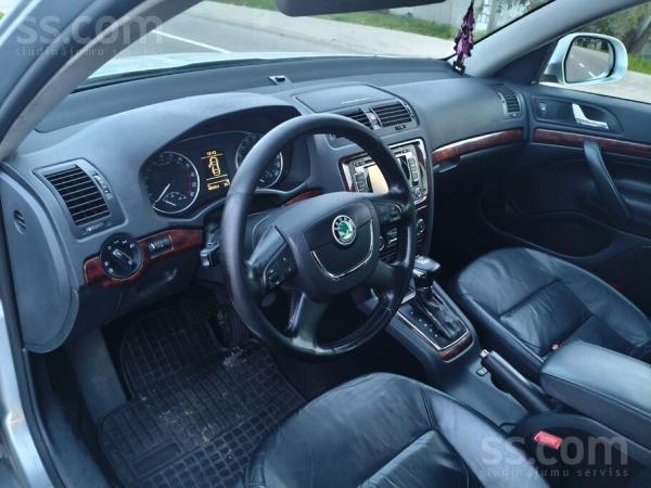 Grey Skoda Octavia 2009 in Riga, with an engine capacity of 2.00 L and mileage of 472 thousand km for 2300 €, photo 9 on AUTOMOTO.COM.LV
