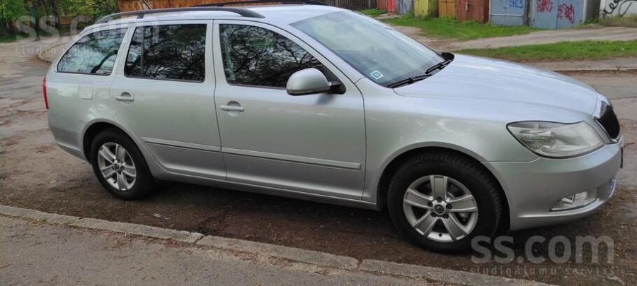 Pelēks Skoda Octavia 2010 Rīga, ar dzinēja tilpumu 1.60 L un nobraukumu 291 tūkst. km par 2650 €, foto 3 vietnē AUTOMOTO.COM.LV