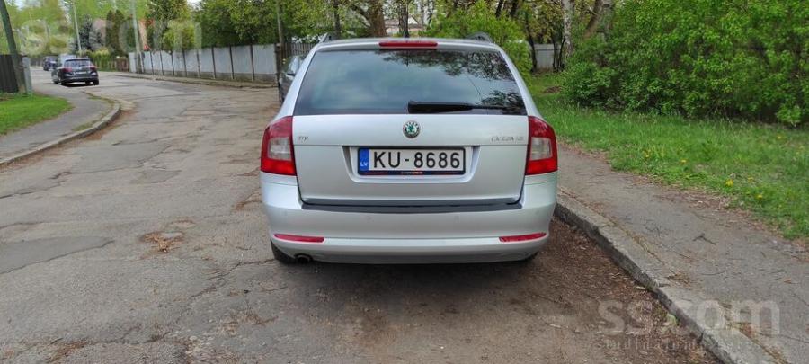 Pelēks Skoda Octavia 2010 Rīga, ar dzinēja tilpumu 1.60 L un nobraukumu 291 tūkst. km par 2650 €, foto 4 vietnē AUTOMOTO.COM.LV