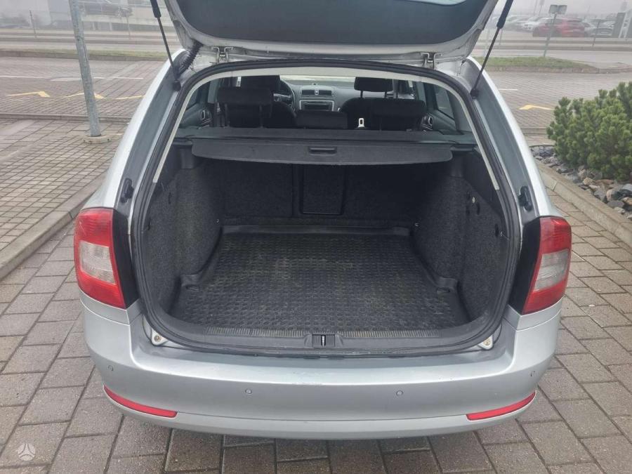 Pelēks Skoda Octavia 2010 Viļņa, ar dzinēja tilpumu 1.60 L un nobraukumu 232 tūkst. km par 3200 €, foto 7 vietnē AUTOMOTO.COM.LV