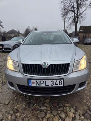 Pelēks Skoda Octavia 2010 Biržai, ar dzinēja tilpumu 1.20 L un nobraukumu 160 tūkst. km par 2650 €, foto  vietnē AUTOMOTO.COM.LV