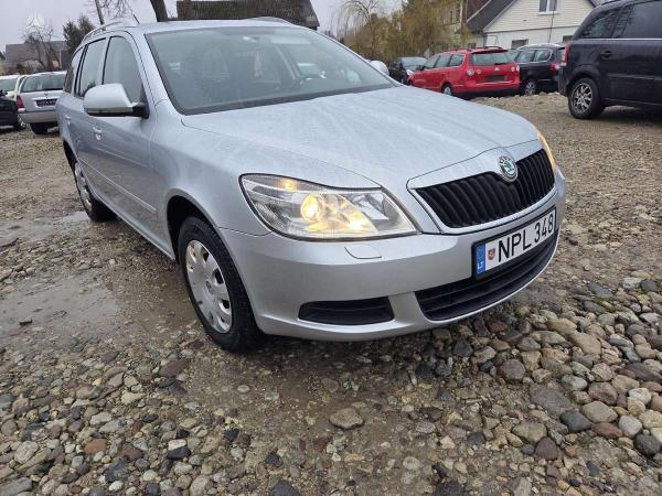 Pelēks Skoda Octavia 2010 Biržai, ar dzinēja tilpumu 1.20 L un nobraukumu 160 tūkst. km par 2650 €, foto 2 vietnē AUTOMOTO.COM.LV