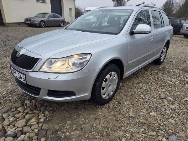 Pelēks Skoda Octavia 2010 Biržai, ar dzinēja tilpumu 1.20 L un nobraukumu 160 tūkst. km par 2650 €, foto 3 vietnē AUTOMOTO.COM.LV