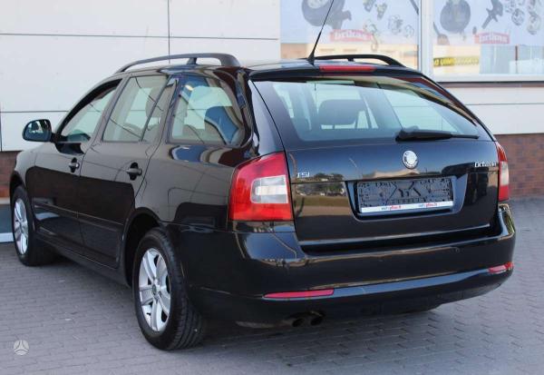Grey Skoda Octavia 2010 in Kretinga, with an engine capacity of 1.40 L and mileage of 259 thousand km for 4200 €, photo 5 on AUTOMOTO.COM.LV