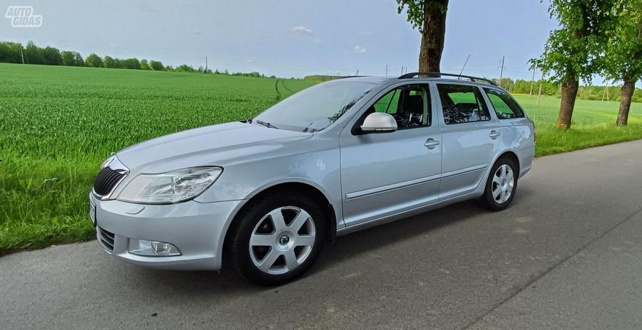 Pelēks Skoda Octavia 2010 Viļņa, ar dzinēja tilpumu 1.60 L un nobraukumu 304 tūkst. km par 3200 €, foto 2 vietnē AUTOMOTO.COM.LV