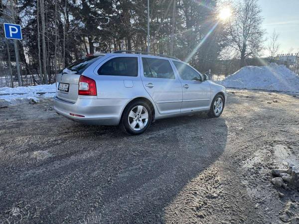 Grey Skoda Octavia 2010 in Moletai, with an engine capacity of 1.80 L and mileage of 272 thousand km for 2950 €, photo 7 on AUTOMOTO.COM.LV