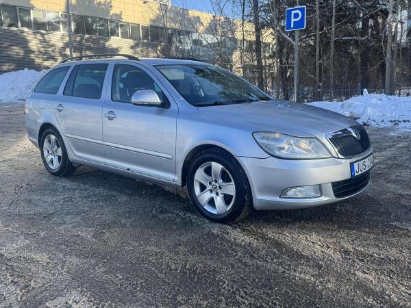 Pelēks Skoda Octavia 2010 Molėtai, ar dzinēja tilpumu 1.80 L un nobraukumu 273 tūkst. km par 2850 €, foto 4 vietnē AUTOMOTO.COM.LV