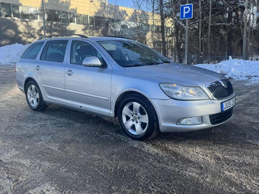 Pelēks Skoda Octavia 2010 Molėtai, ar dzinēja tilpumu 1.80 L un nobraukumu 273 tūkst. km par 2850 €, foto 4 vietnē AUTOMOTO.COM.LV
