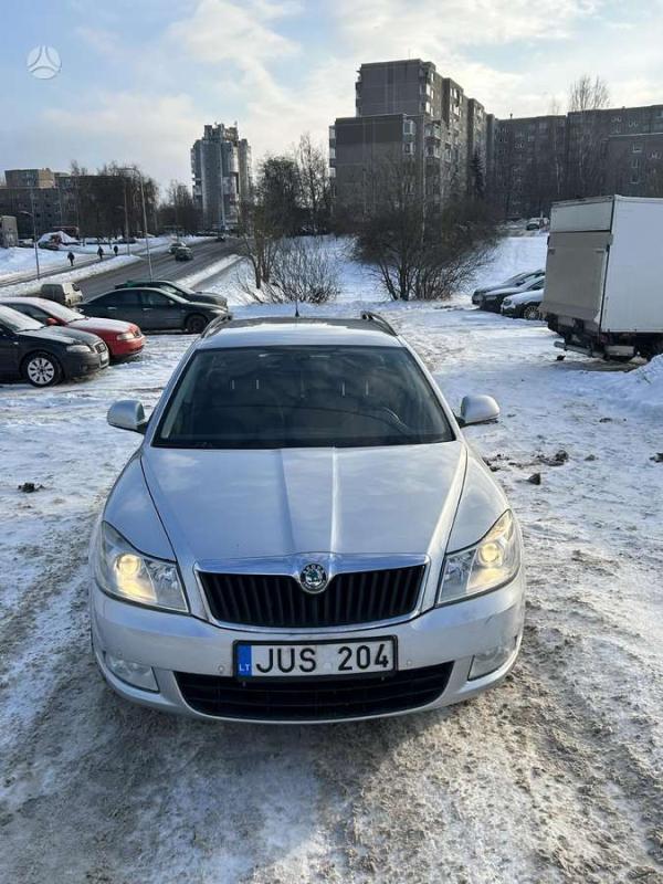 Pelēks Skoda Octavia 2010 Viļņa, ar dzinēja tilpumu 1.80 L un nobraukumu 272 tūkst. km par 2600 €, foto 2 vietnē AUTOMOTO.COM.LV