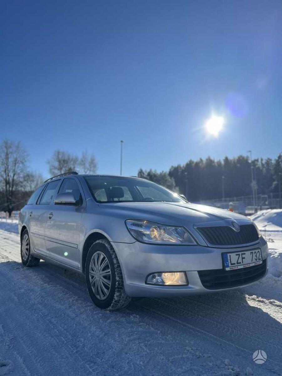 Grey Skoda Octavia 2010 in Vilnius, with an engine capacity of 1.60 L and mileage of 225 thousand km for 1950 €, photo 1 on AUTOMOTO.COM.LV
