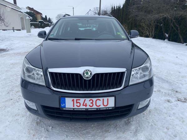 Grey Skoda Octavia 2010 in Birzai, with an engine capacity of 1.60 L and mileage of 294 thousand km for 3450 €, photo 5 on AUTOMOTO.COM.LV