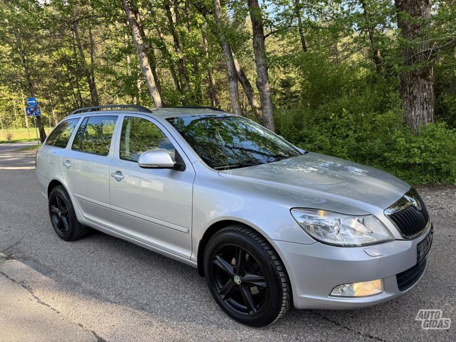 Grey Skoda Octavia 2010 in Vilnius, with an engine capacity of 1.60 L and mileage of 312 thousand km for 3500 €, photo 5 on AUTOMOTO.COM.LV