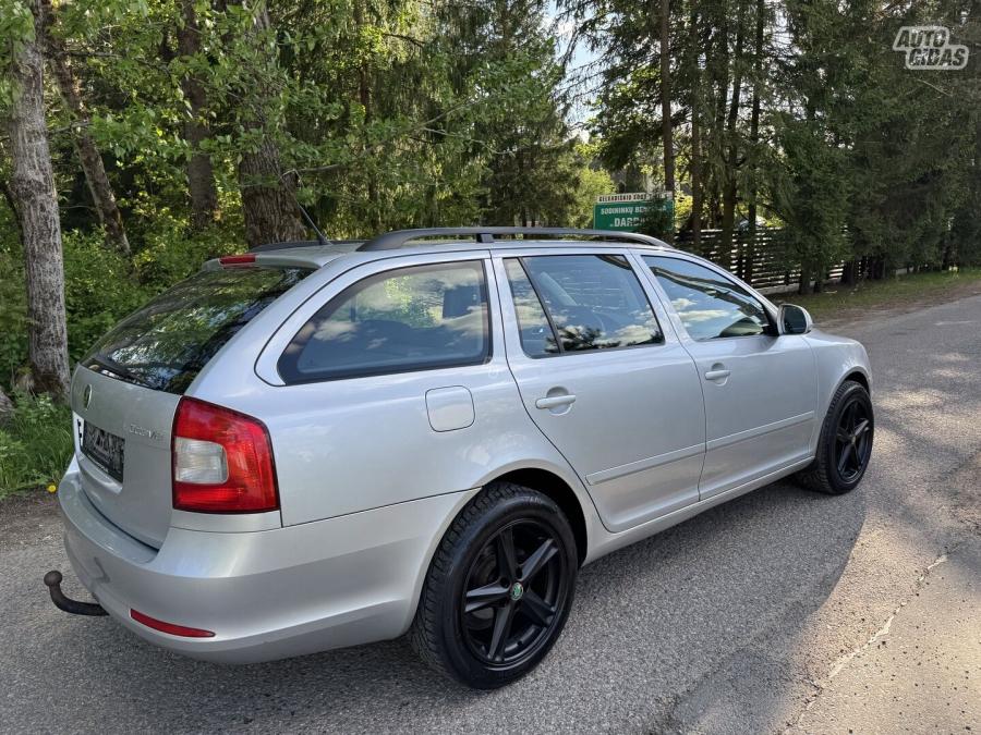 Grey Skoda Octavia 2010 in Vilnius, with an engine capacity of 1.60 L and mileage of 312 thousand km for 3500 €, photo 7 on AUTOMOTO.COM.LV