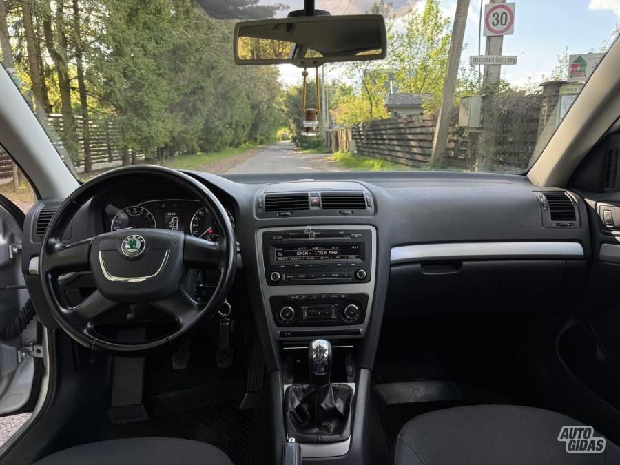 Grey Skoda Octavia 2010 in Vilnius, with an engine capacity of 1.60 L and mileage of 312 thousand km for 3500 €, photo 14 on AUTOMOTO.COM.LV