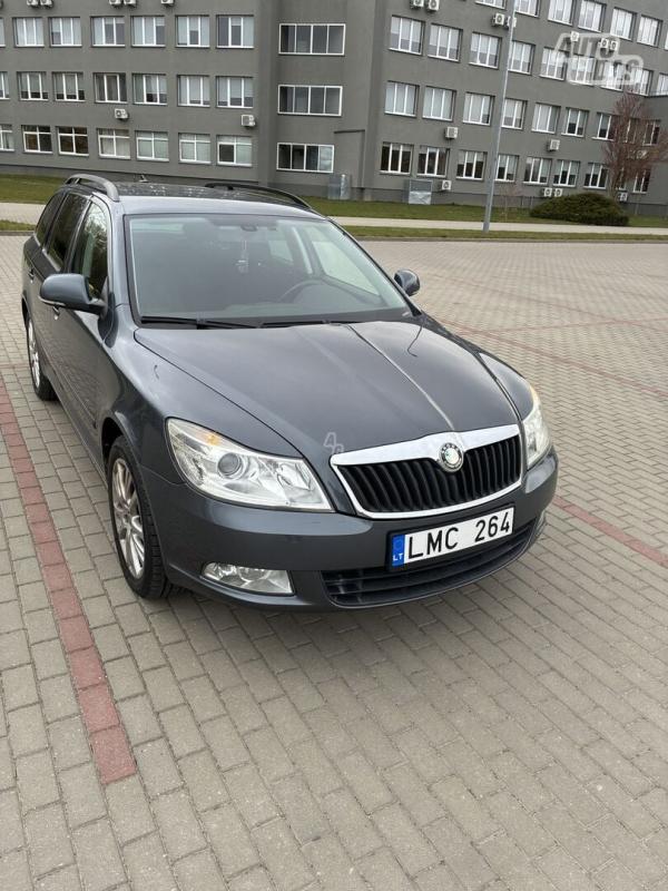 Grey Skoda Octavia 2010 in Kaunas, with an engine capacity of 1.20 L and mileage of 215 thousand km for 2400 €, photo 1 on AUTOMOTO.COM.LV