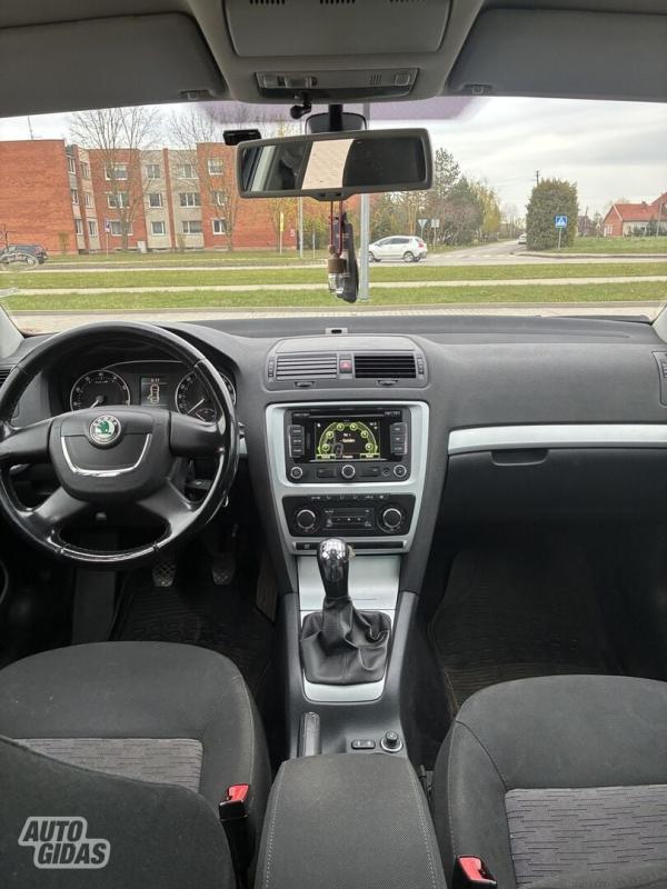 Grey Skoda Octavia 2010 in Kaunas, with an engine capacity of 1.20 L and mileage of 215 thousand km for 2400 €, photo 8 on AUTOMOTO.COM.LV