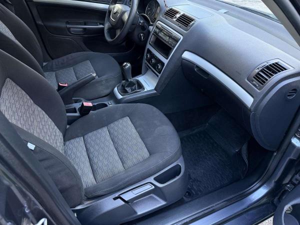 Grey Skoda Octavia 2010 in Vilnius, with an engine capacity of 1.90 L and mileage of 320 thousand km for 2450 €, photo 6 on AUTOMOTO.COM.LV