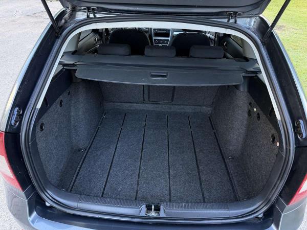 Grey Skoda Octavia 2010 in Vilnius, with an engine capacity of 1.90 L and mileage of 320 thousand km for 2450 €, photo 8 on AUTOMOTO.COM.LV