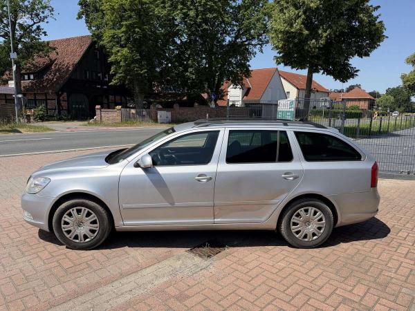 Grey Skoda Octavia 2010 in Kaunas, with an engine capacity of 1.20 L and mileage of 258 thousand km for 2150 €, photo 7 on AUTOMOTO.COM.LV