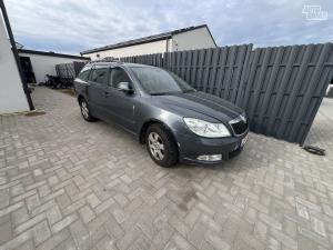 Серый Шкода Октавия 2010 в Клайпеда, объемом двигателя 1.60 л и пробегом 325 тыс. км за 1300 €, фото  на AUTOMOTO.COM.LV