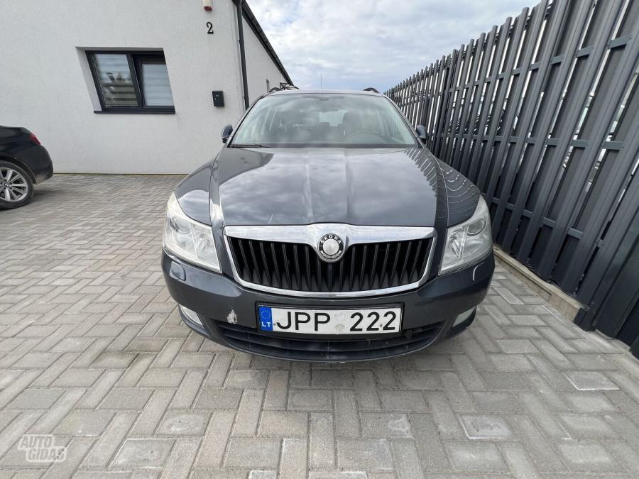 Pelēks Skoda Octavia 2010 Klaipėda, ar dzinēja tilpumu 1.60 L un nobraukumu 325 tūkst. km par 1300 €, foto 7 vietnē AUTOMOTO.COM.LV