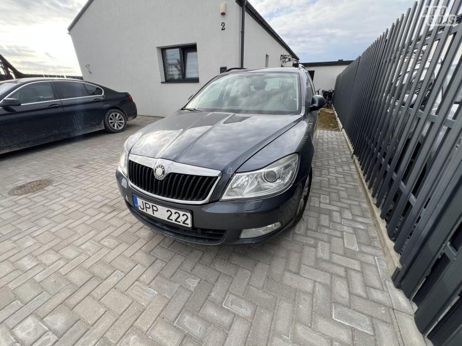 Pelēks Skoda Octavia 2010 Klaipėda, ar dzinēja tilpumu 1.60 L un nobraukumu 325 tūkst. km par 1300 €, foto 9 vietnē AUTOMOTO.COM.LV