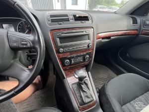Pelēks Skoda Octavia 2010 Klaipėda, ar dzinēja tilpumu 1.60 L un nobraukumu 325 tūkst. km par 1300 €, foto 19 vietnē AUTOMOTO.COM.LV