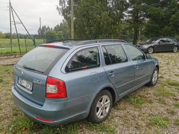 Pelēks Skoda Octavia 2010 Kuldīga, ar dzinēja tilpumu 1.60 L un nobraukumu 276 tūkst. km par 4000 €, foto 3 vietnē AUTOMOTO.COM.LV
