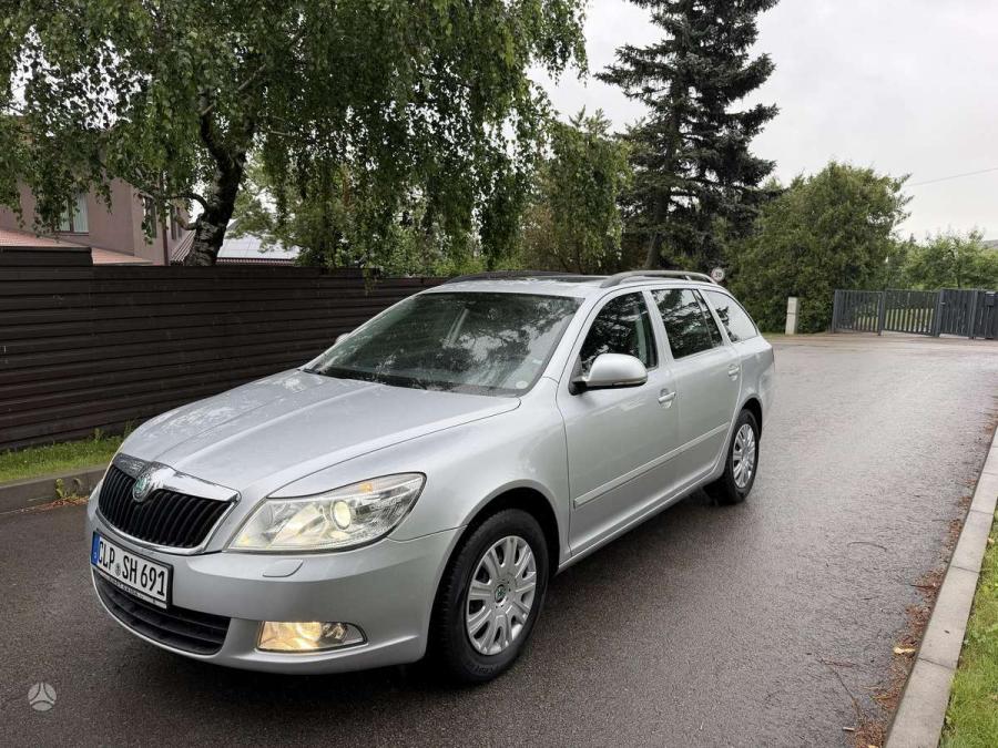 Pelēks Skoda Octavia 2010 Klaipėda, ar dzinēja tilpumu 1.20 L un nobraukumu 258 tūkst. km par 2150 €, foto 1 vietnē AUTOMOTO.COM.LV