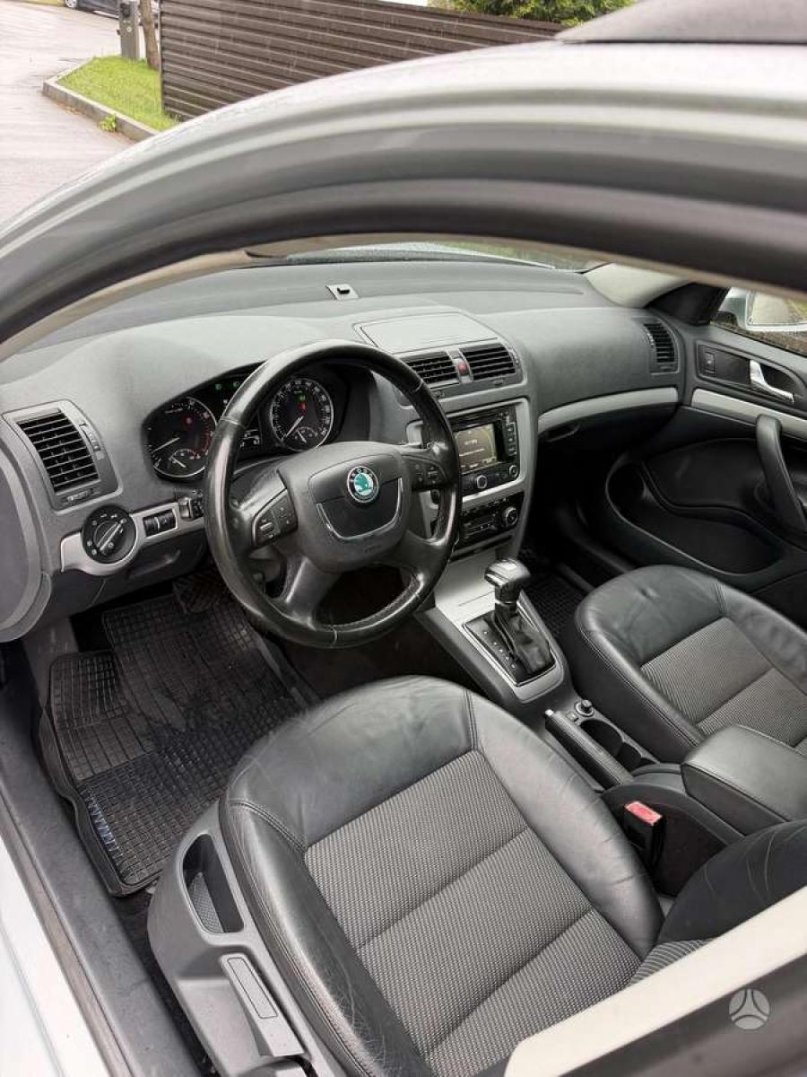 Pelēks Skoda Octavia 2010 Klaipėda, ar dzinēja tilpumu 1.20 L un nobraukumu 258 tūkst. km par 2150 €, foto 10 vietnē AUTOMOTO.COM.LV