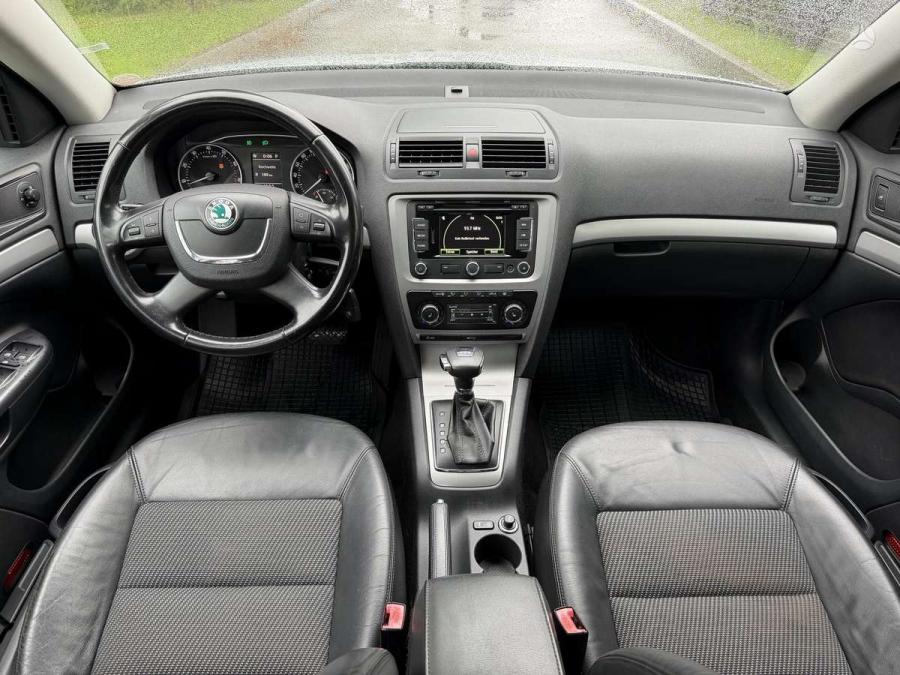 Pelēks Skoda Octavia 2010 Klaipėda, ar dzinēja tilpumu 1.20 L un nobraukumu 258 tūkst. km par 2150 €, foto 12 vietnē AUTOMOTO.COM.LV