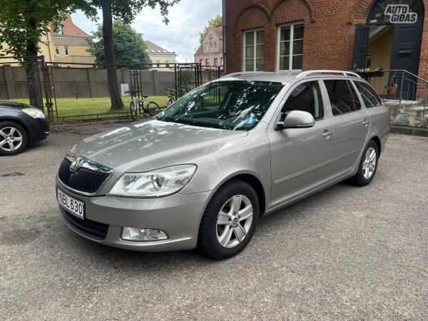 Pelēks Skoda Octavia 2010 Klaipėda, ar dzinēja tilpumu 1.60 L un nobraukumu 296 tūkst. km par 3100 €, foto 1 vietnē AUTOMOTO.COM.LV