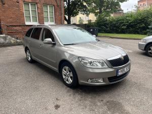 Pelēks Skoda Octavia 2010 Klaipėda, ar dzinēja tilpumu 1.60 L un nobraukumu 296 tūkst. km par 3100 €, foto 7 vietnē AUTOMOTO.COM.LV