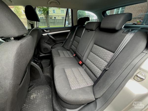 Pelēks Skoda Octavia 2010 Klaipėda, ar dzinēja tilpumu 1.60 L un nobraukumu 296 tūkst. km par 3100 €, foto 8 vietnē AUTOMOTO.COM.LV