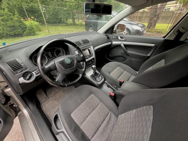 Pelēks Skoda Octavia 2010 Klaipėda, ar dzinēja tilpumu 1.60 L un nobraukumu 296 tūkst. km par 3100 €, foto 9 vietnē AUTOMOTO.COM.LV