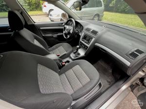 Pelēks Skoda Octavia 2010 Klaipėda, ar dzinēja tilpumu 1.60 L un nobraukumu 296 tūkst. km par 3100 €, foto 12 vietnē AUTOMOTO.COM.LV