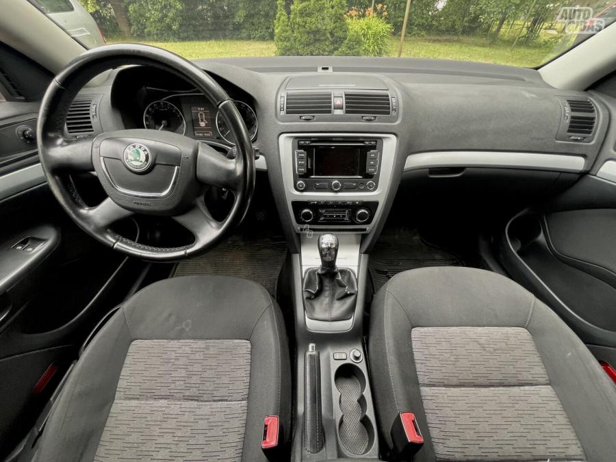 Pelēks Skoda Octavia 2010 Klaipėda, ar dzinēja tilpumu 1.60 L un nobraukumu 296 tūkst. km par 3100 €, foto 14 vietnē AUTOMOTO.COM.LV