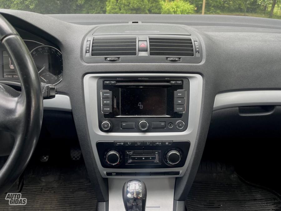 Pelēks Skoda Octavia 2010 Klaipėda, ar dzinēja tilpumu 1.60 L un nobraukumu 296 tūkst. km par 3100 €, foto 15 vietnē AUTOMOTO.COM.LV