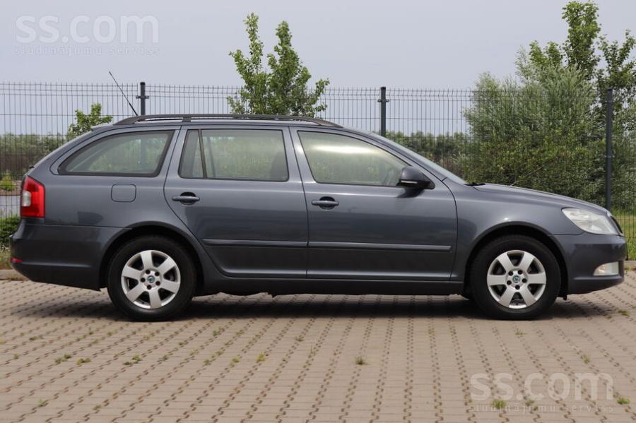 Grey Skoda Octavia 2010 in Riga, with an engine capacity of 1.60 L and mileage of 0 thousand km for 3450 €, photo 7 on AUTOMOTO.COM.LV