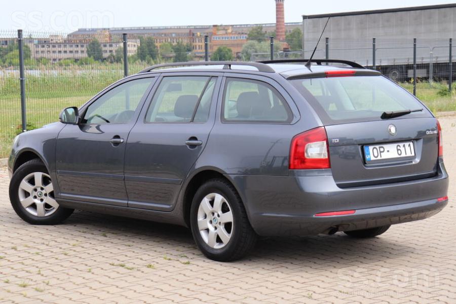 Grey Skoda Octavia 2010 in Riga, with an engine capacity of 1.60 L and mileage of 0 thousand km for 3450 €, photo 11 on AUTOMOTO.COM.LV